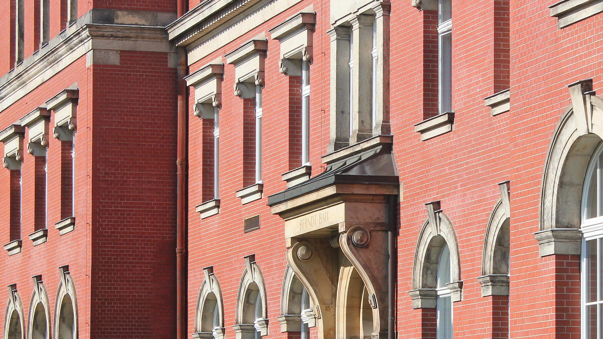 Sanierung und Umbau im Berndt-Bau der TU Dresden - ZDR Architekten